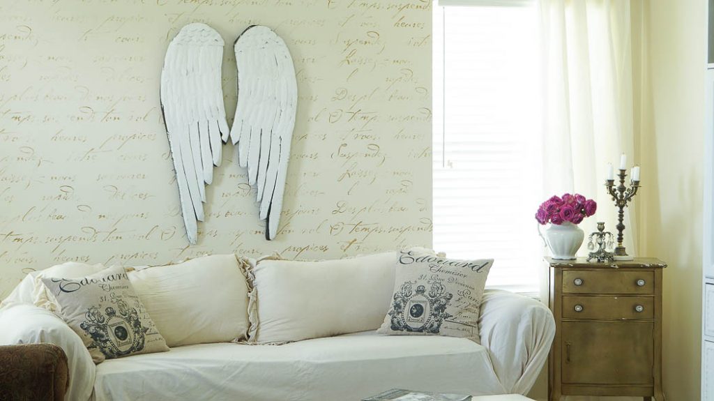 Home Decor Ideas Using Less Is More